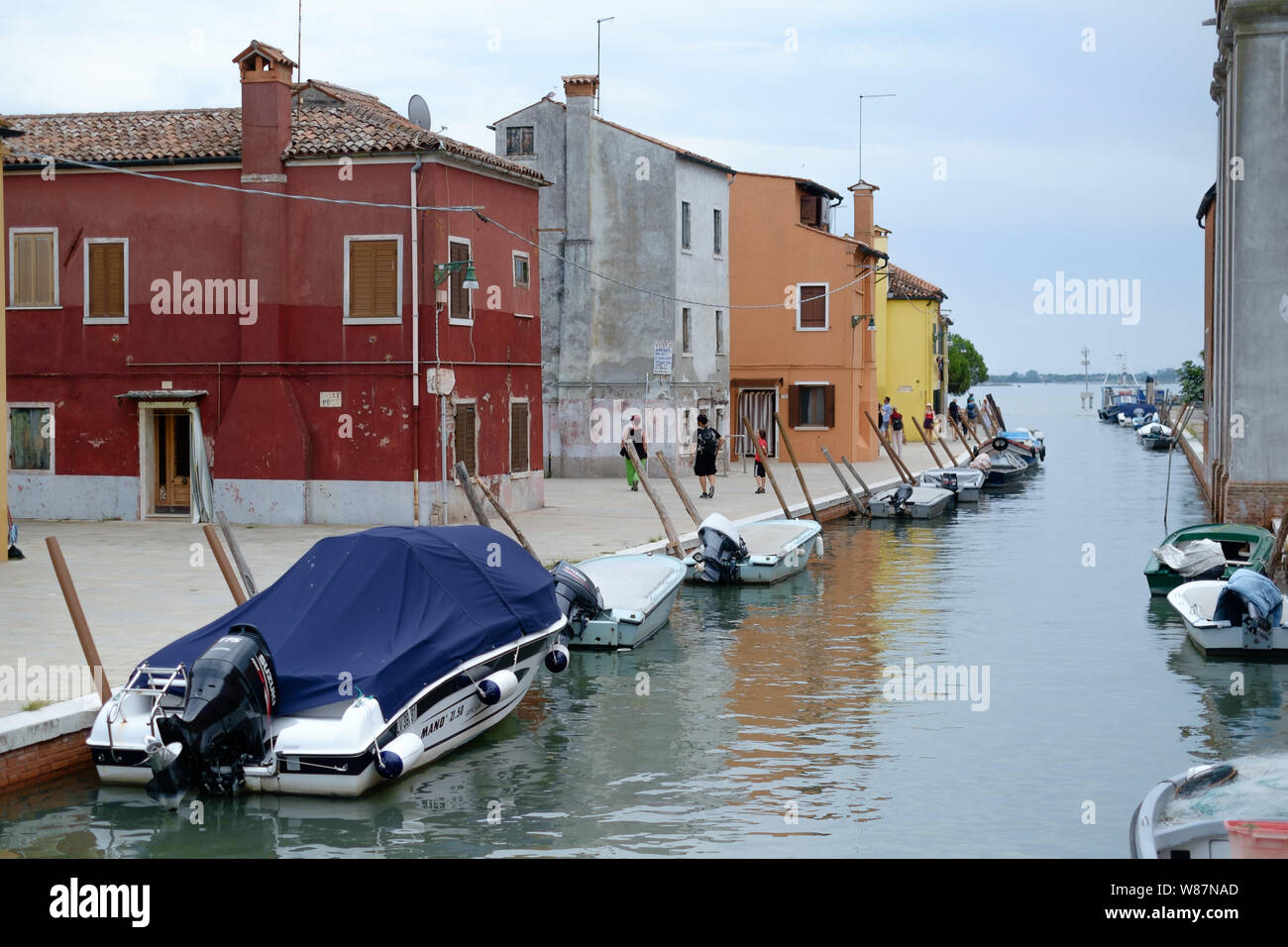 Colourful houses in the fishing village of Burano, Venice Stock Photo - Alamy