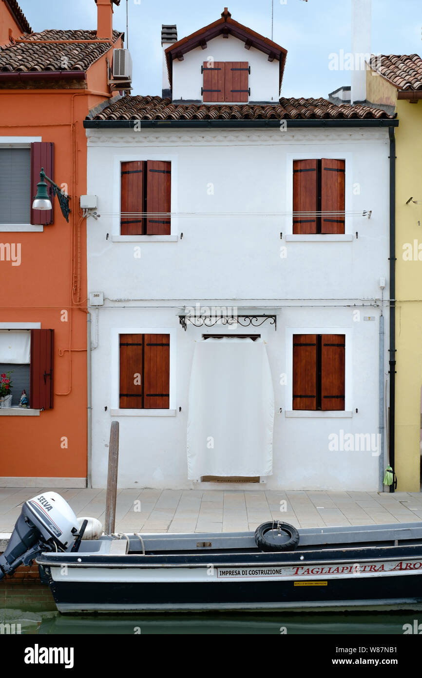 Colourful houses in the fishing village of Burano, Venice Stock Photo - Alamy