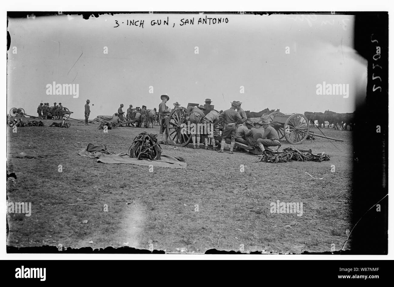 3 inch gun hi-res stock photography and images - Alamy