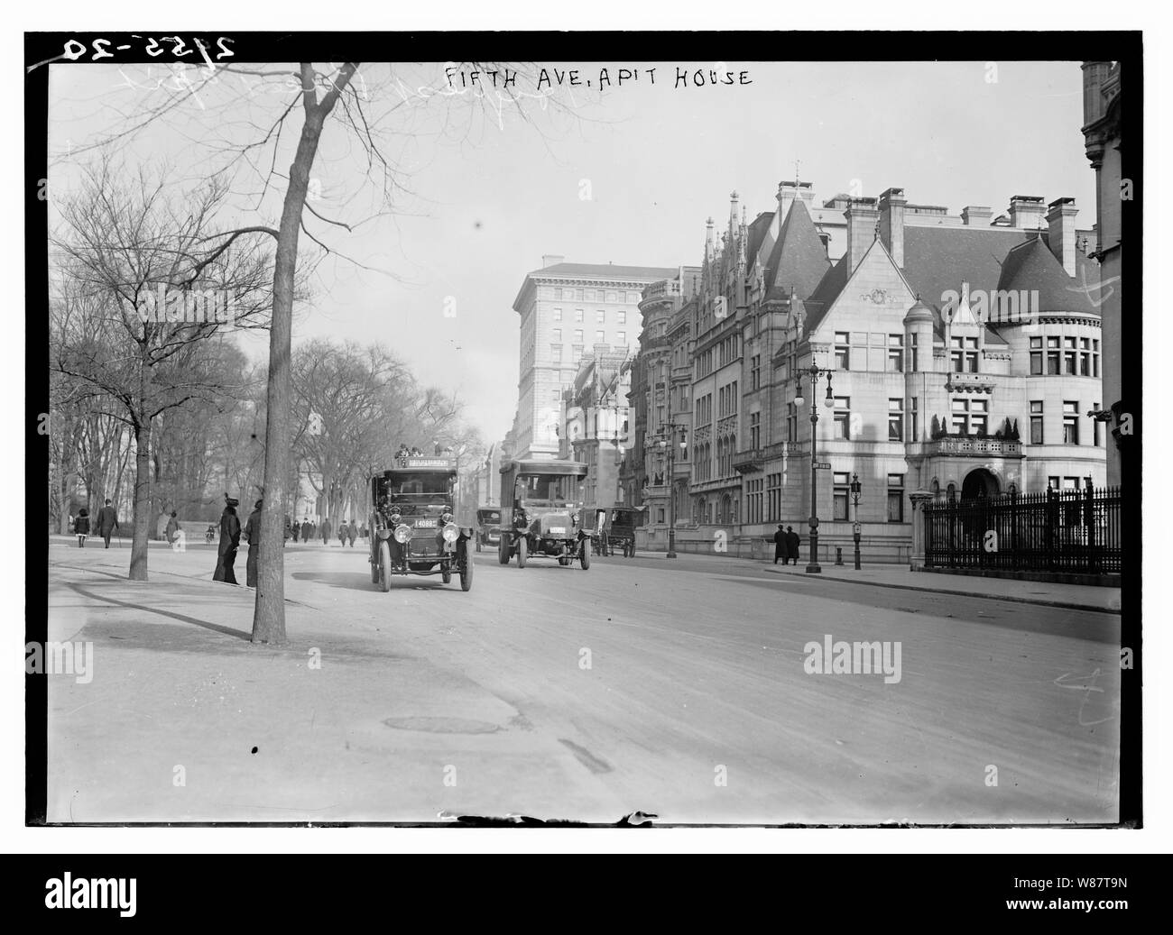Social housing house apartment Cut Out Stock Images & Pictures - Alamy