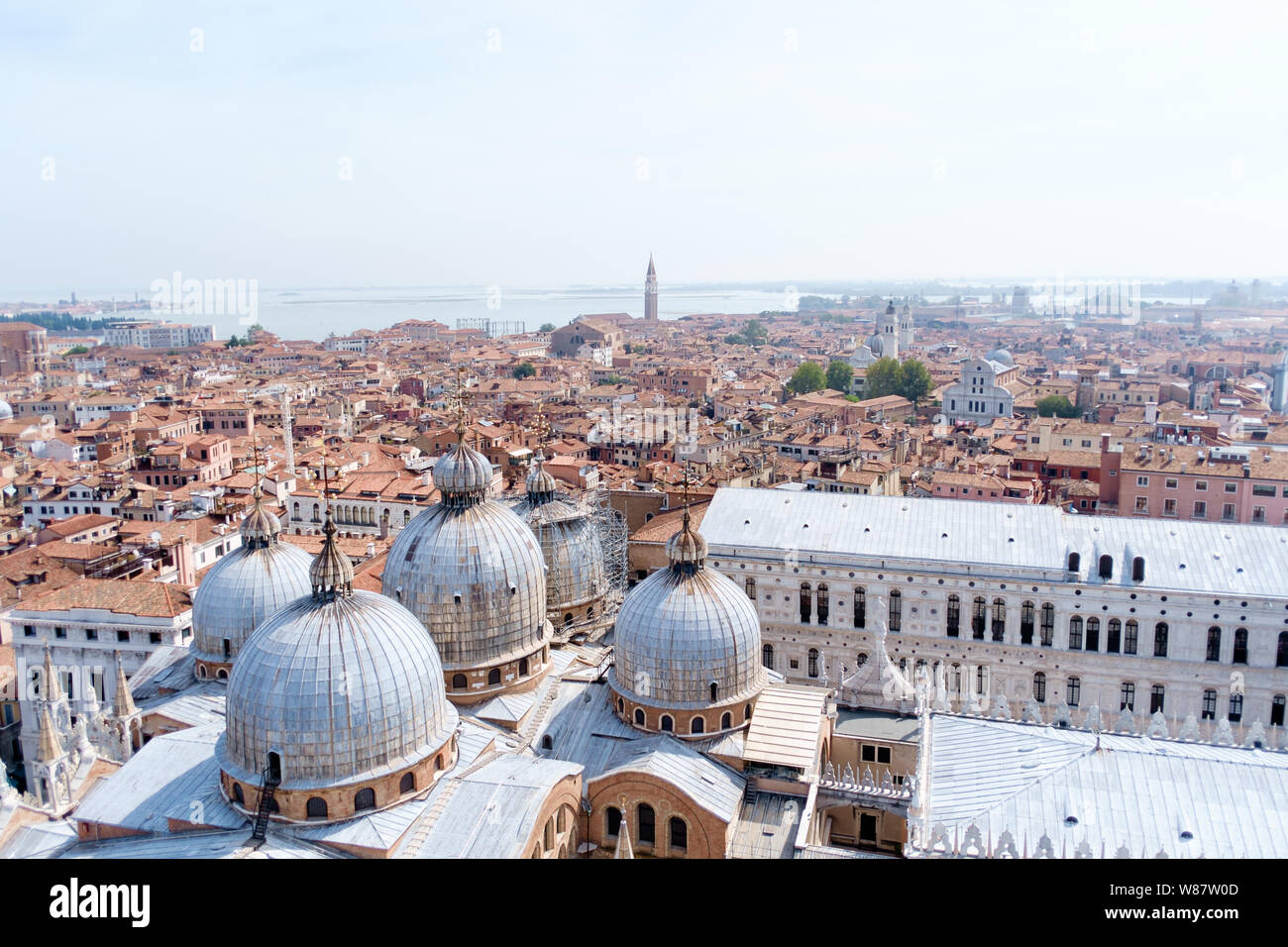 Overhead view of building, Venice Italy 2019 Stock Photo - Alamy