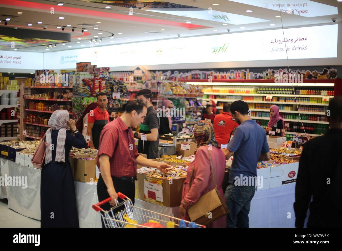 Gaza City, The Gaza Strip, Palestine. 8th Aug, 2019. Chocolates store ...