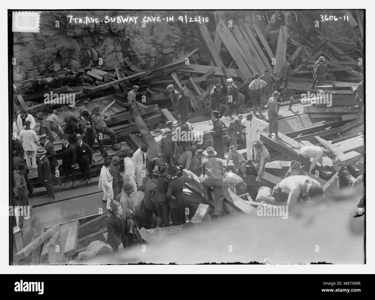 Subway system in new Black and White Stock Photos & Images - Alamy