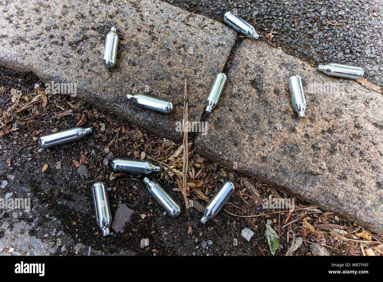 Nitrous balloons hi-res stock photography and images - Alamy