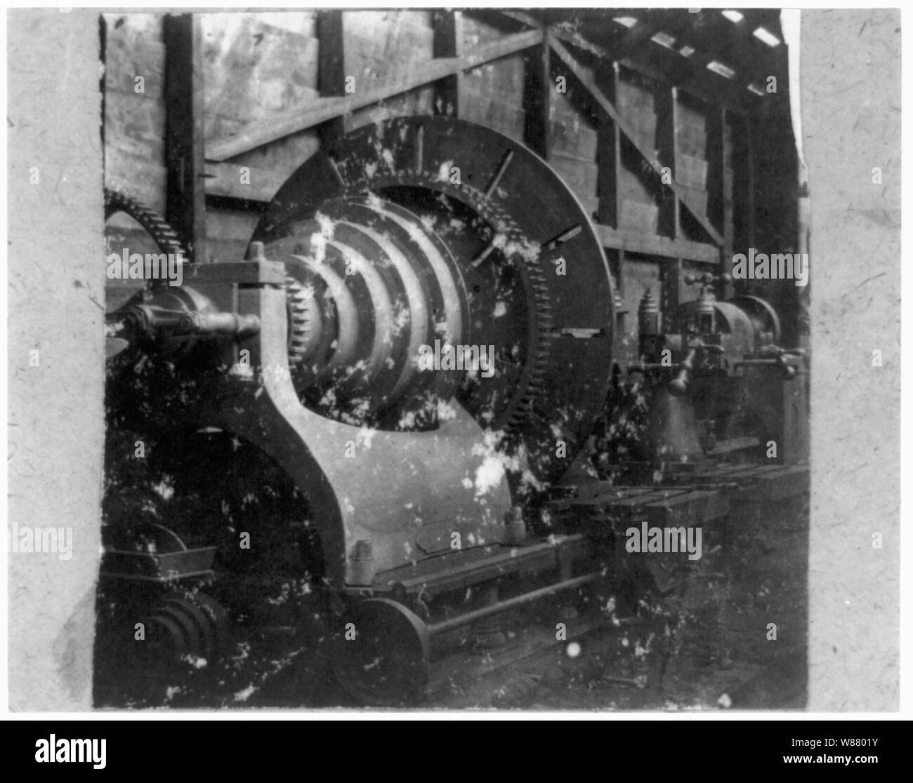 Engine lathe Black and White Stock Photos & Images - Alamy