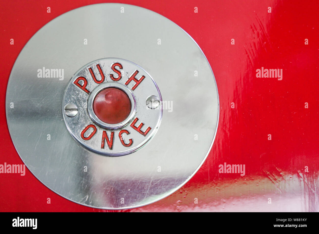 Vintage bus stop sign hi-res stock photography and images - Alamy