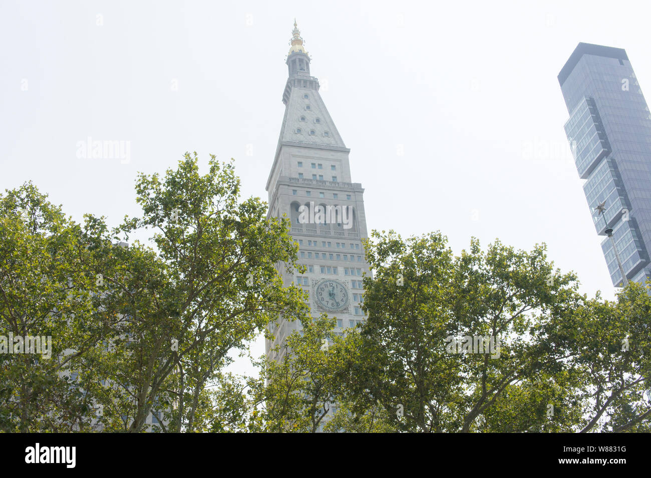 Clock tower of the metropolitan life insurance company building hi-res ...