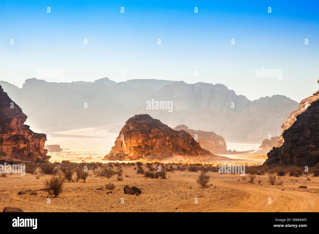 The dramatic mountainous landscape of the Jordanian desert at Wadi Rum ...