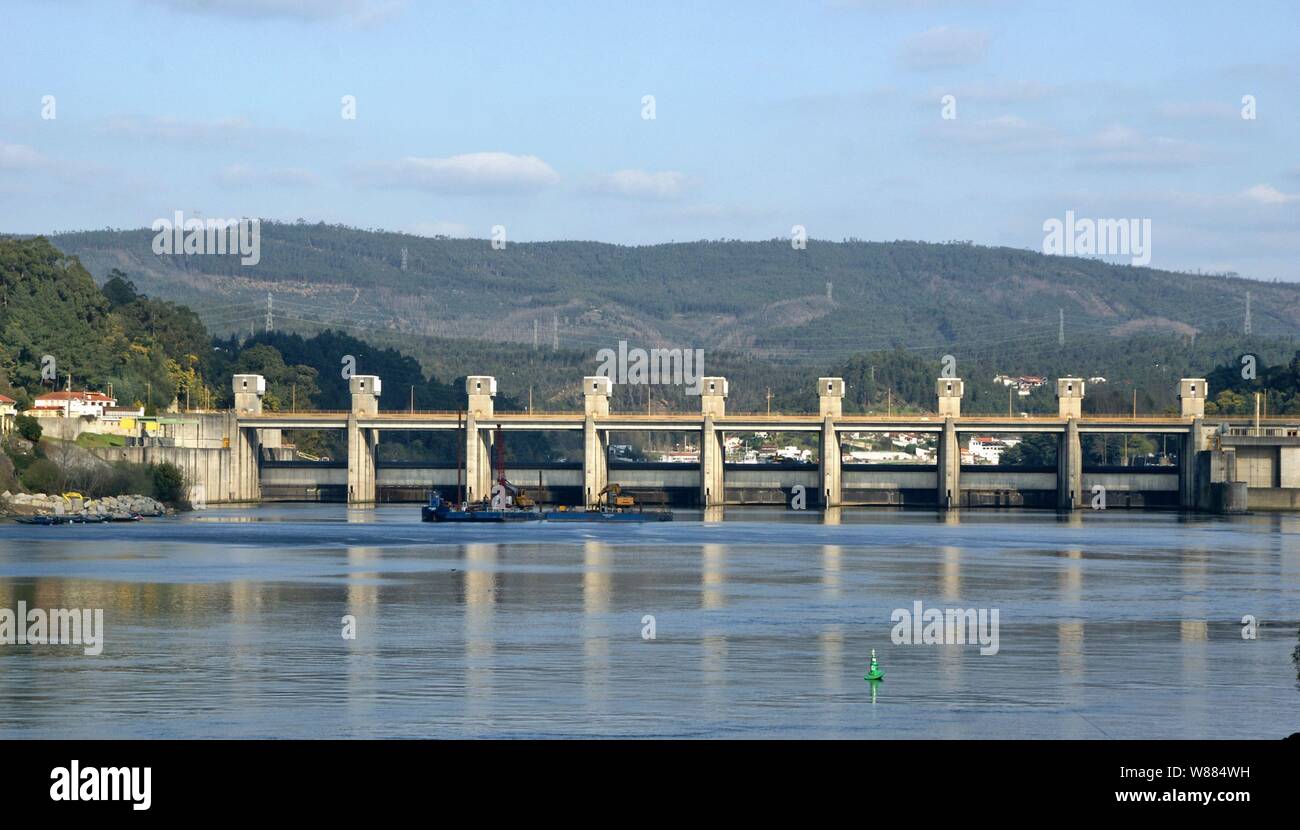 Crestuma dam hi-res stock photography and images - Alamy