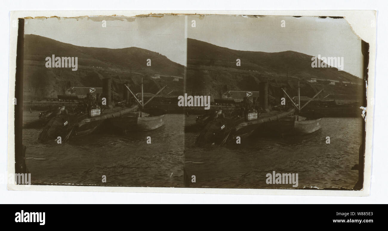 Destroyed warship hi-res stock photography and images - Alamy
