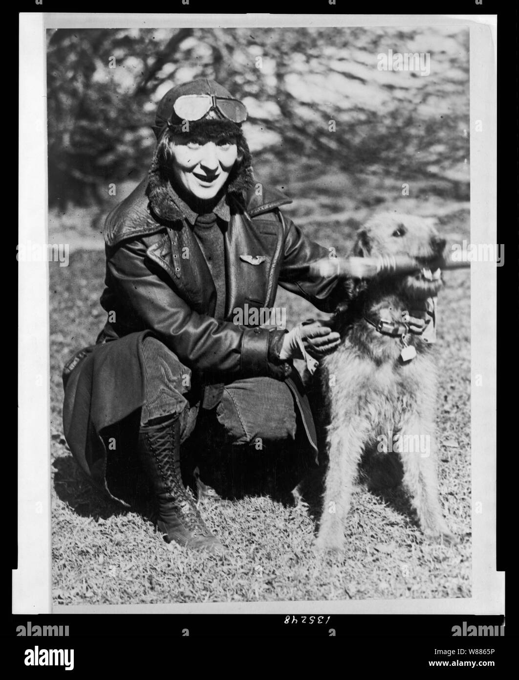Female aviator hi-res stock photography and images - Alamy
