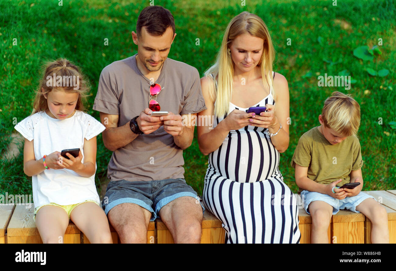 Telephone baby family mother father hi-res stock photography and images ...