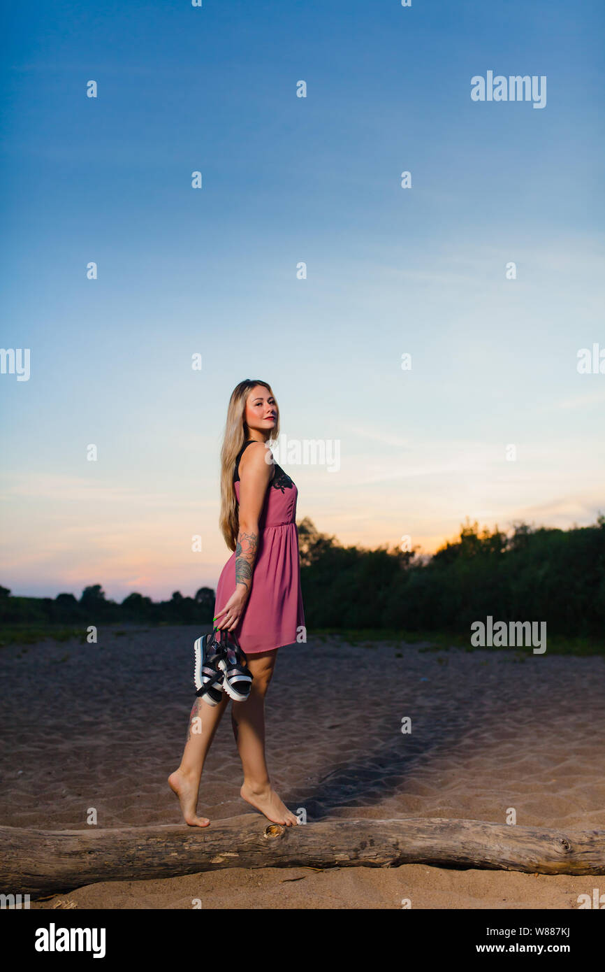 Posing At Sunset Model High Resolution Stock Photography and Images - Alamy
