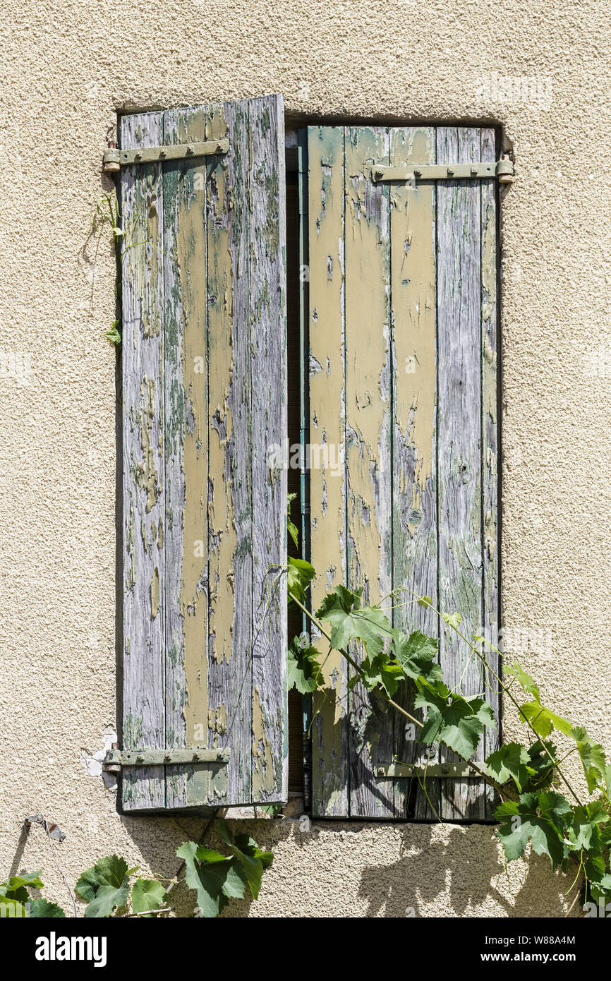 An old window in Saint Michel l'Observatoire, Provence, France Stock ...