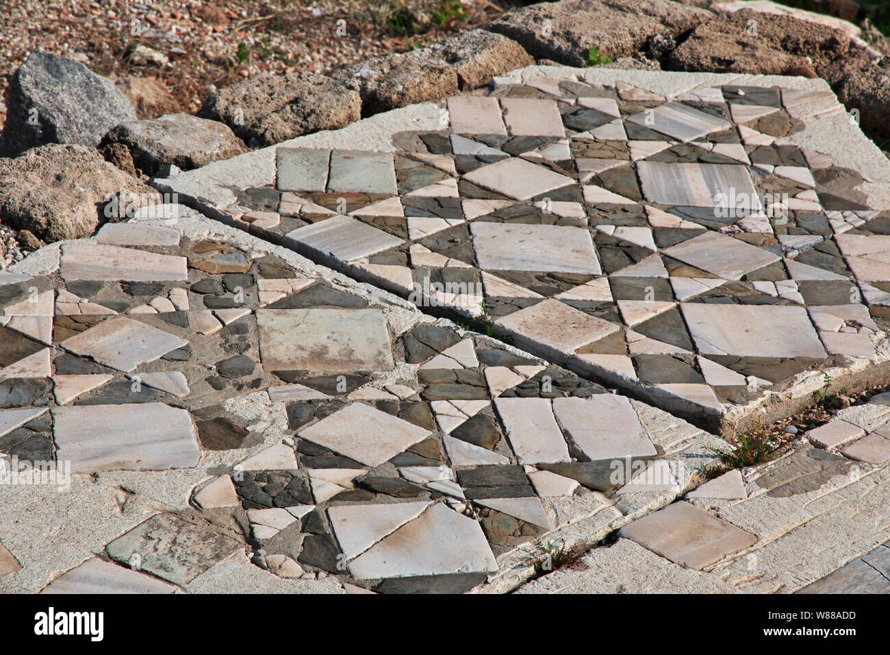 Roman ruins in Tyre (Sour), Lebanon Stock Photo - Alamy