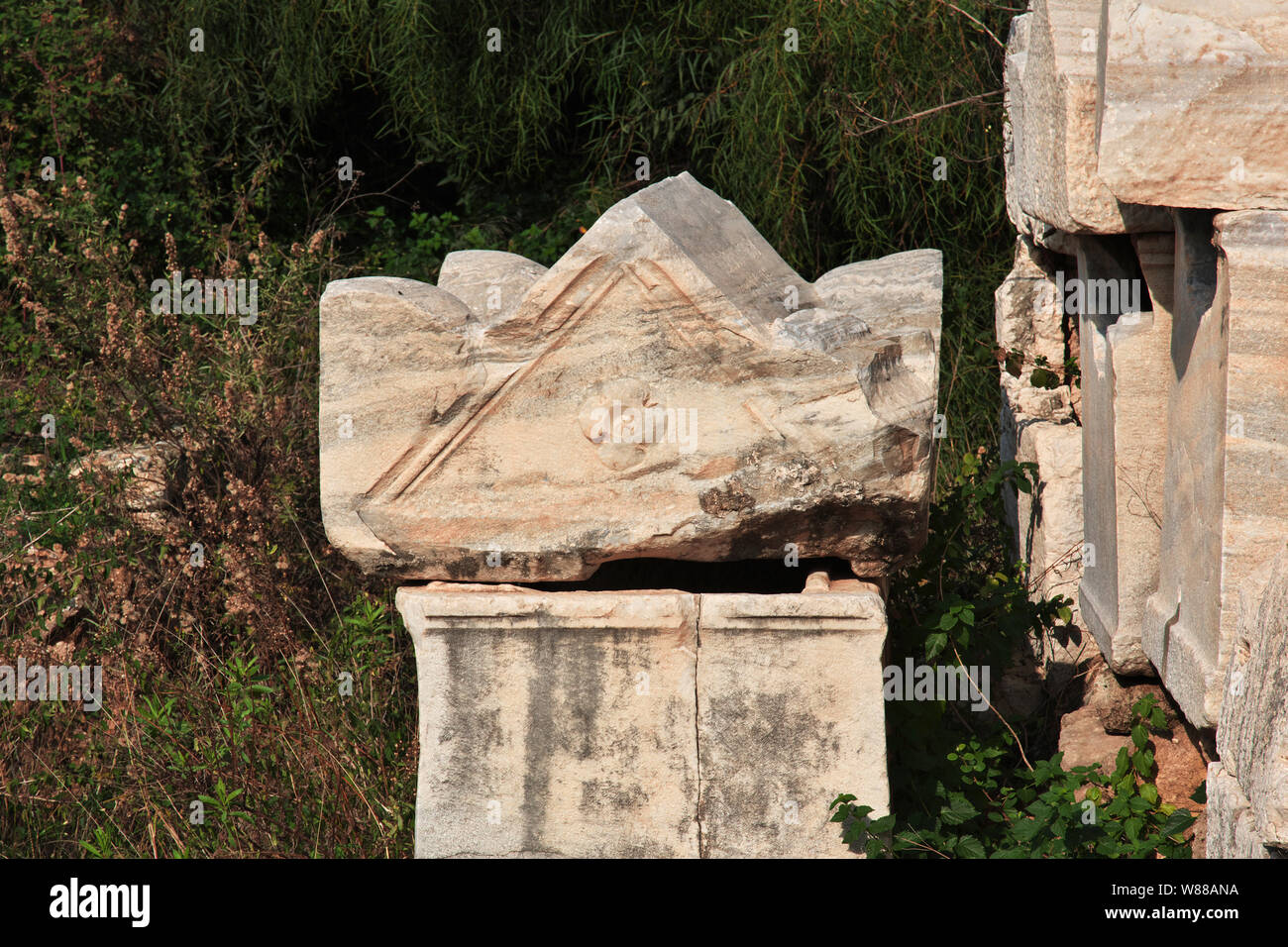 Roman ruins in Tyre (Sour), Lebanon Stock Photo - Alamy