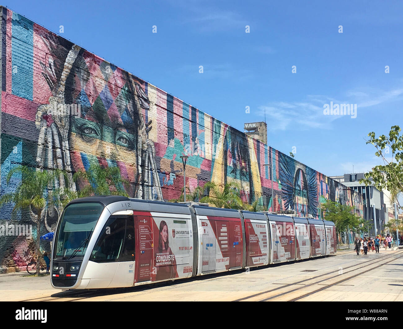 Worlds largest street art mural hi-res stock photography and images - Alamy