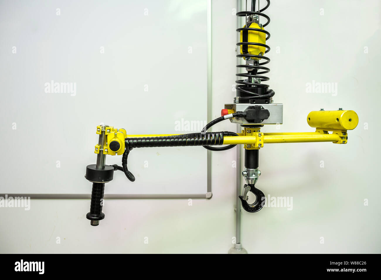 Industrial lifting robot hi-res stock photography and images - Alamy