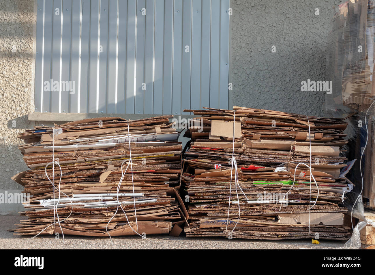 A bundle of boxes hi-res stock photography and images - Alamy