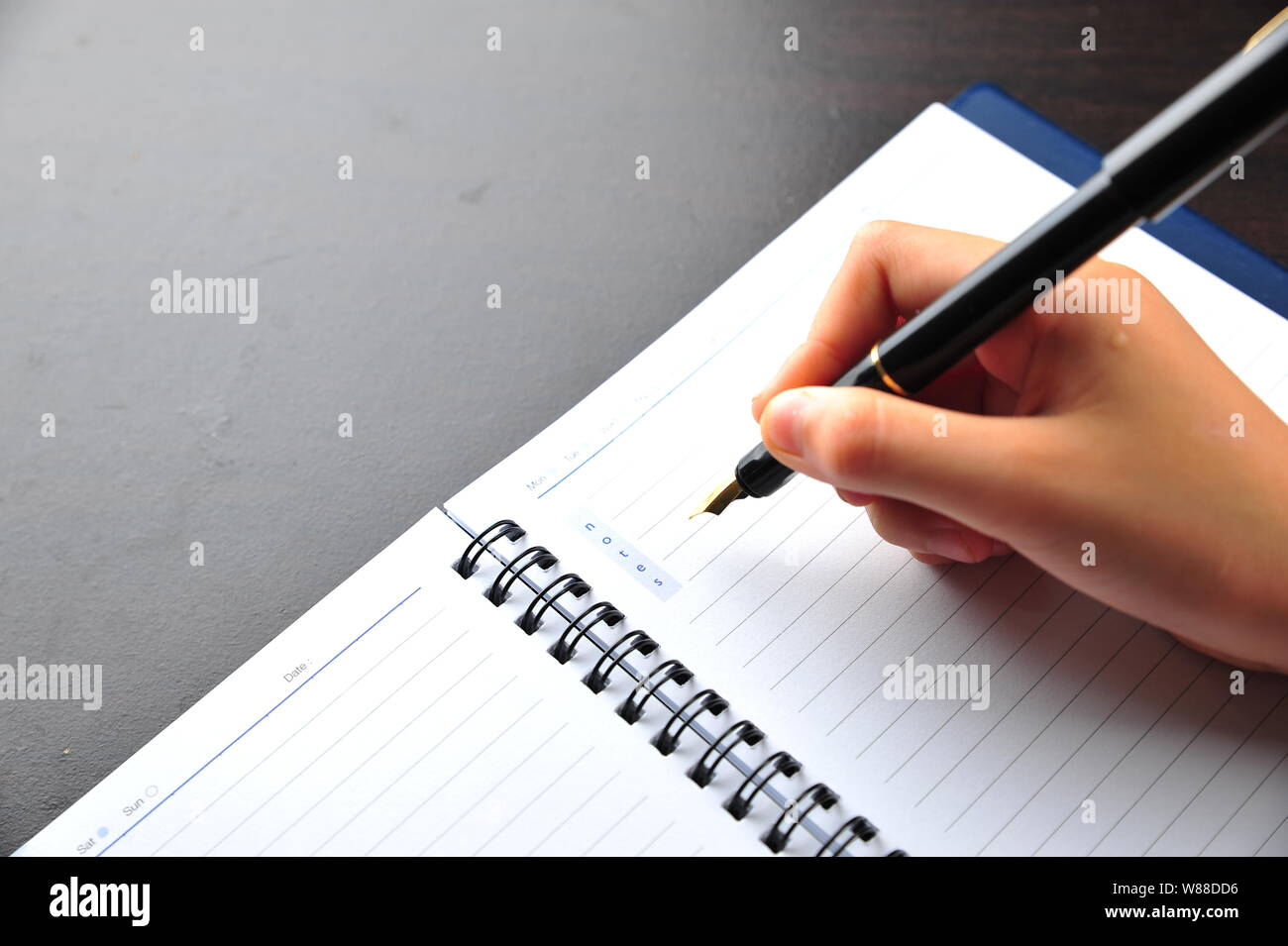 Using fountain pen hi-res stock photography and images - Alamy