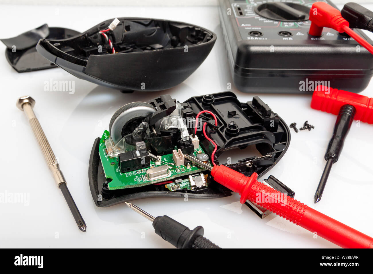 Broken Computer Mouse High Resolution Stock Photography and Images - Alamy
