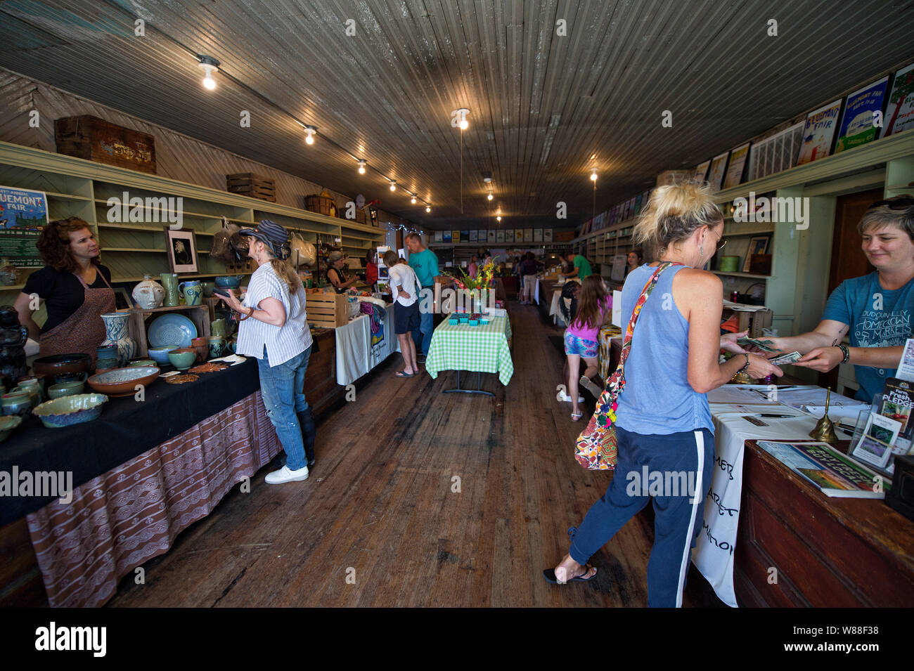June lake general store hi-res stock photography and images - Alamy