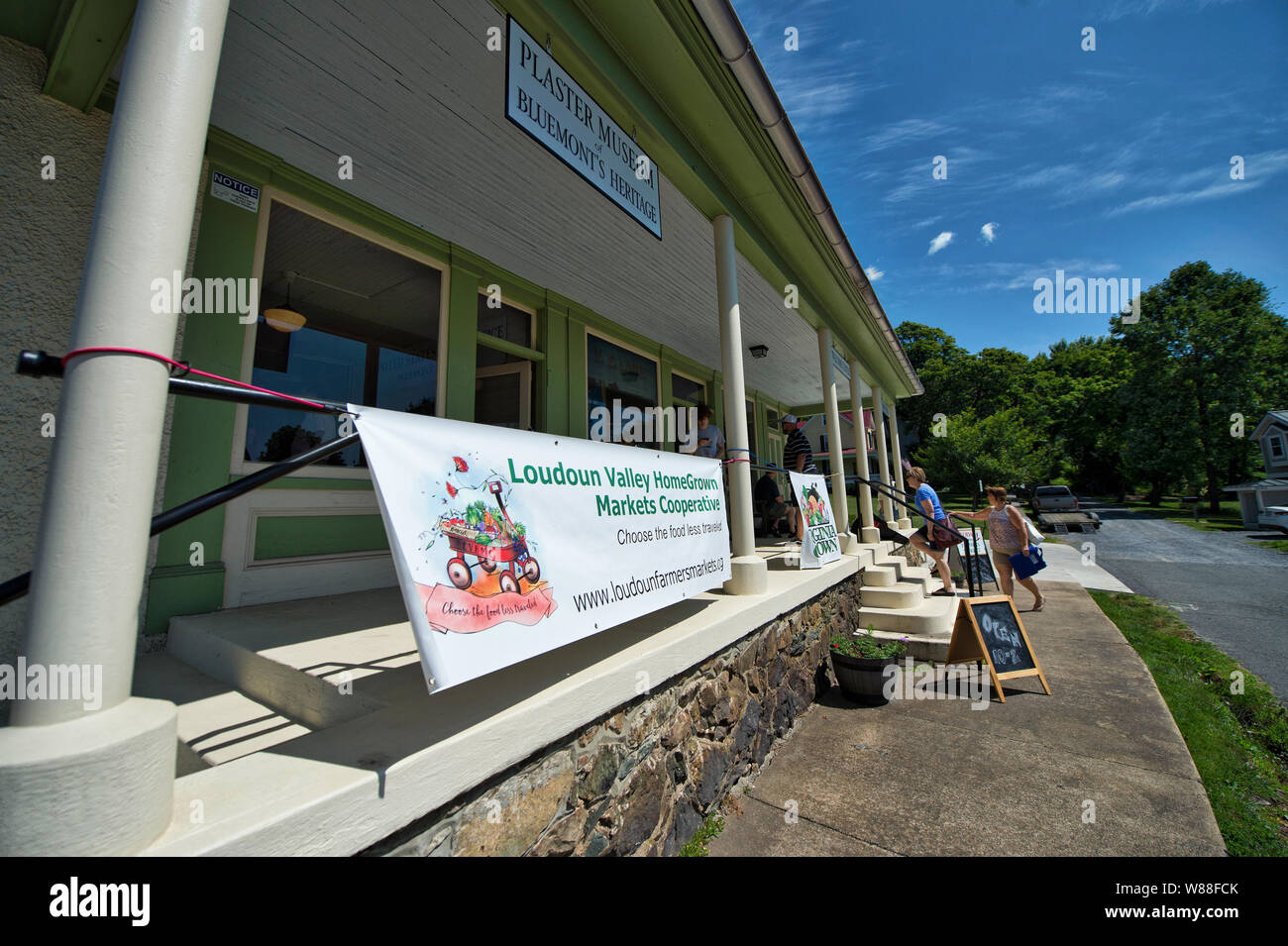 June lake general store hi-res stock photography and images - Alamy
