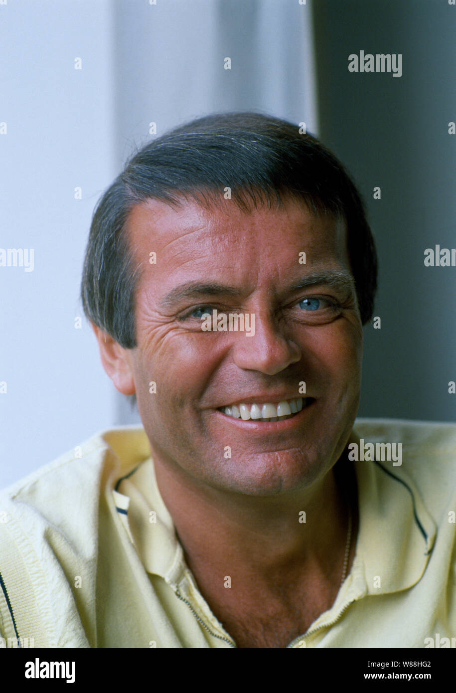 Showbiz television tv presenter celebrity hi-res stock photography and ...