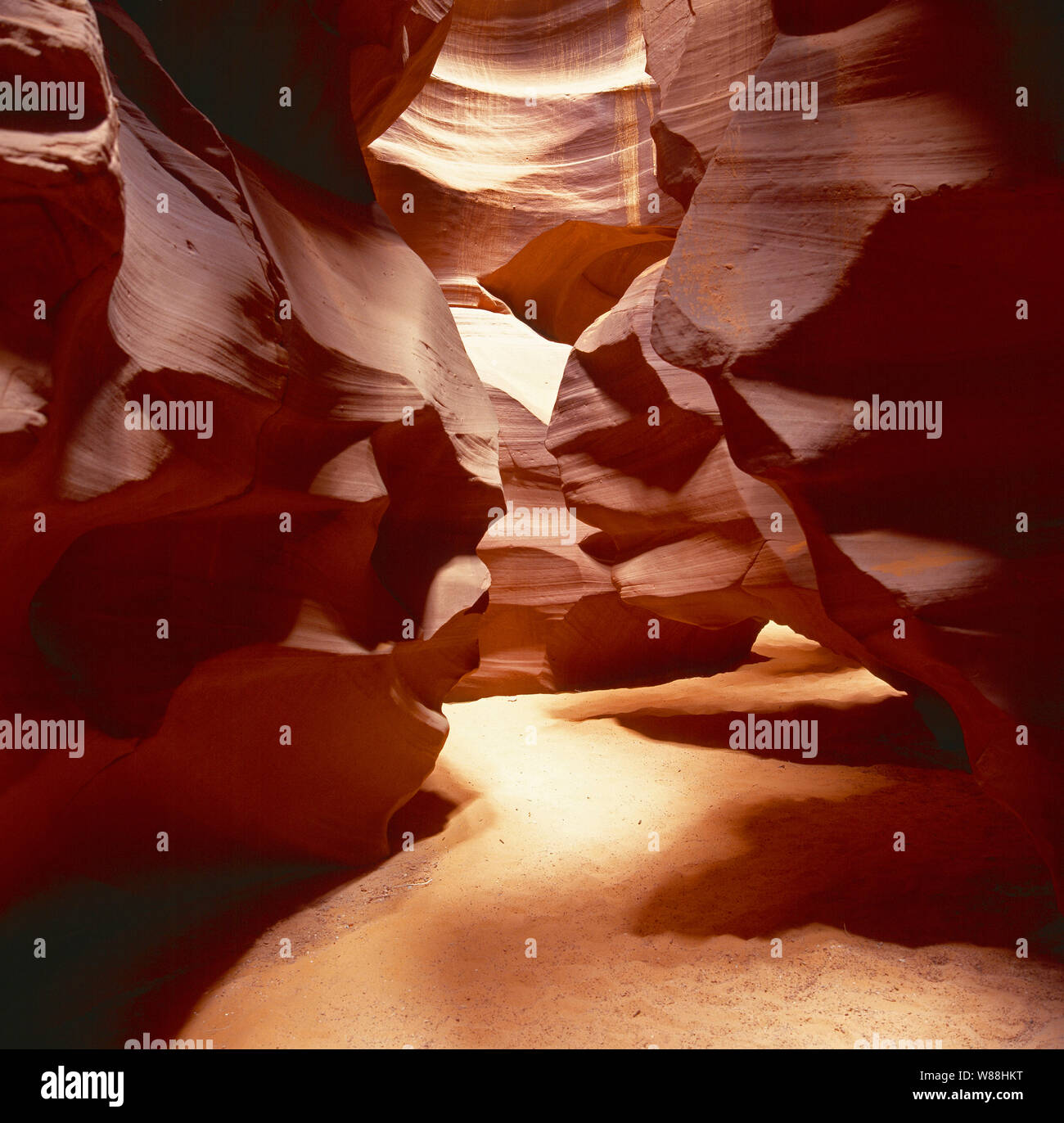 Hole eroded rock formation hi-res stock photography and images - Alamy