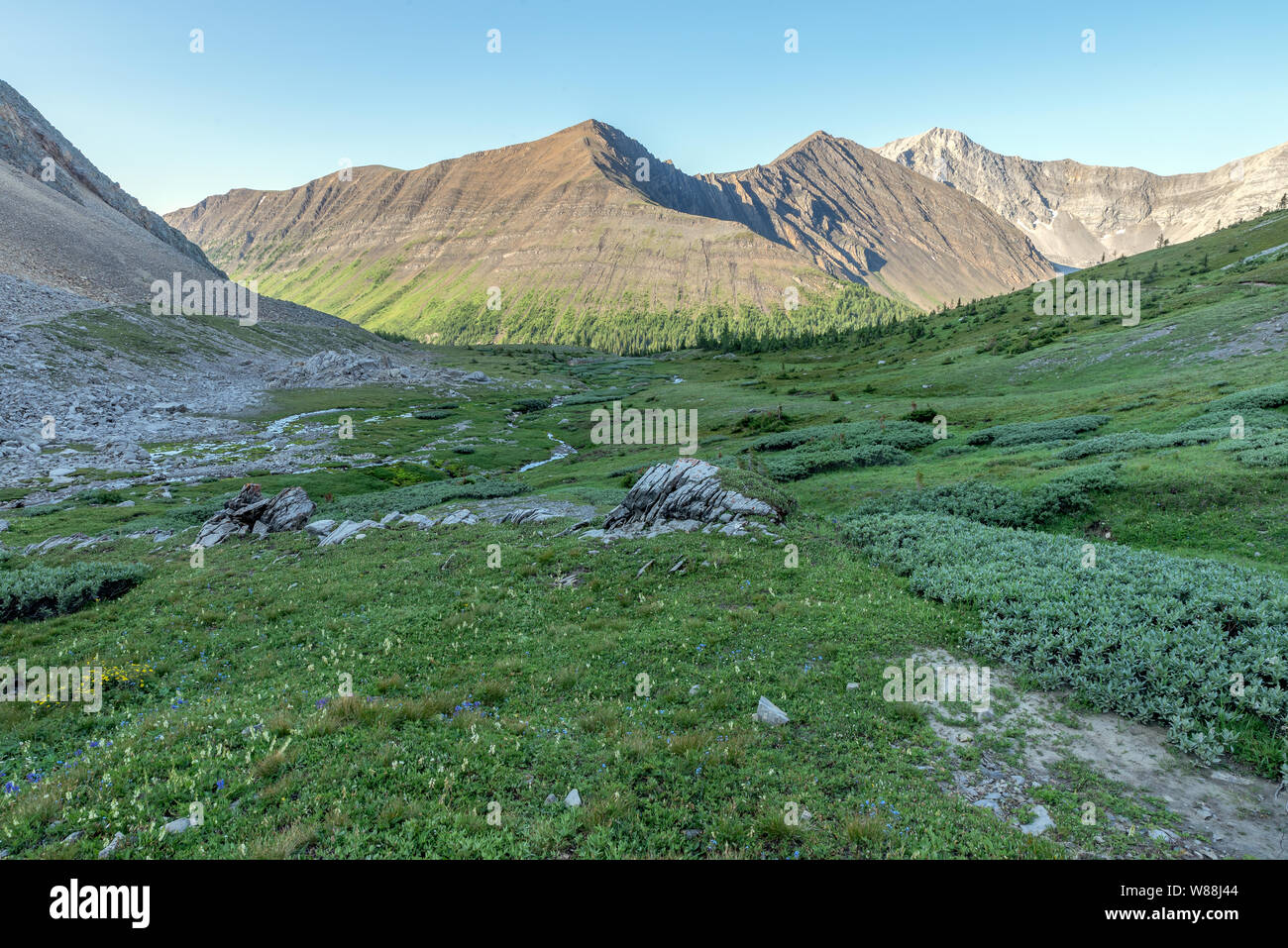Lougheed park mountain hi-res stock photography and images - Alamy
