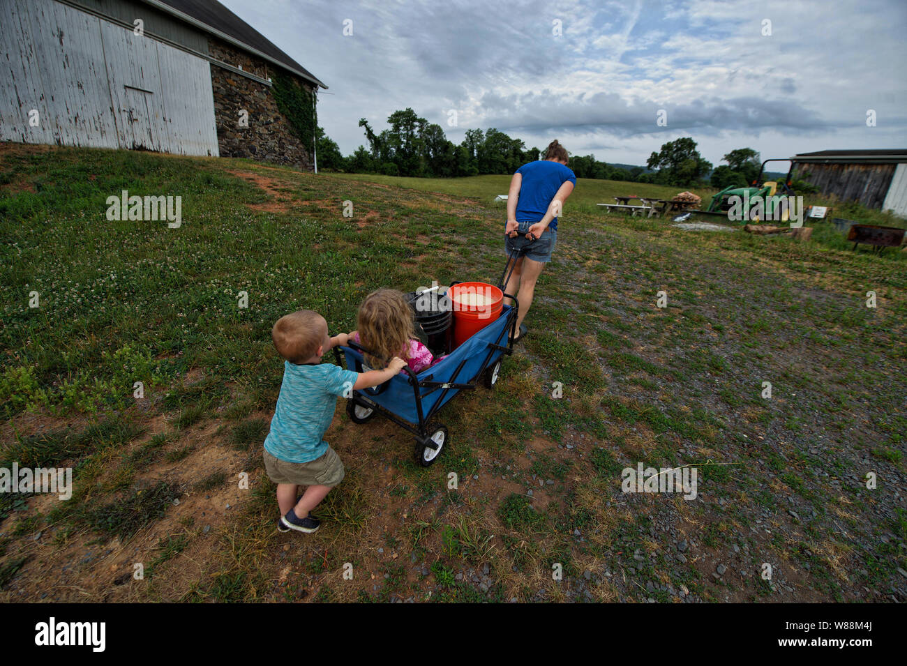 Georges mill farm in lovettsville hi-res stock photography and images ...