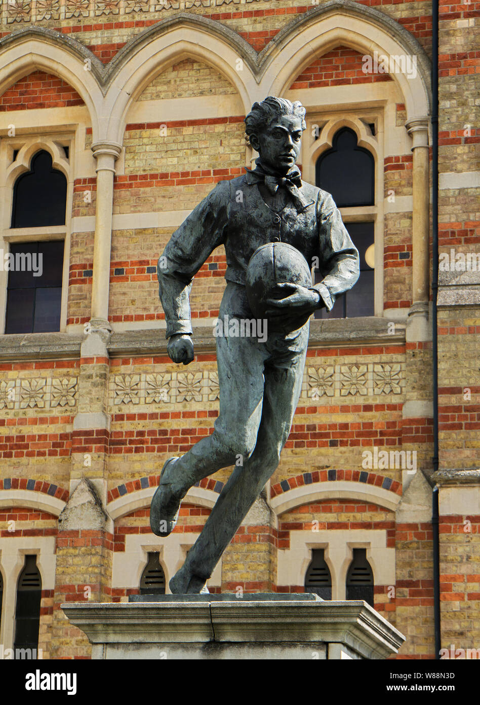 Statue of William Webb Ellis outside Rugby School, Rugby, Warwickshire ...