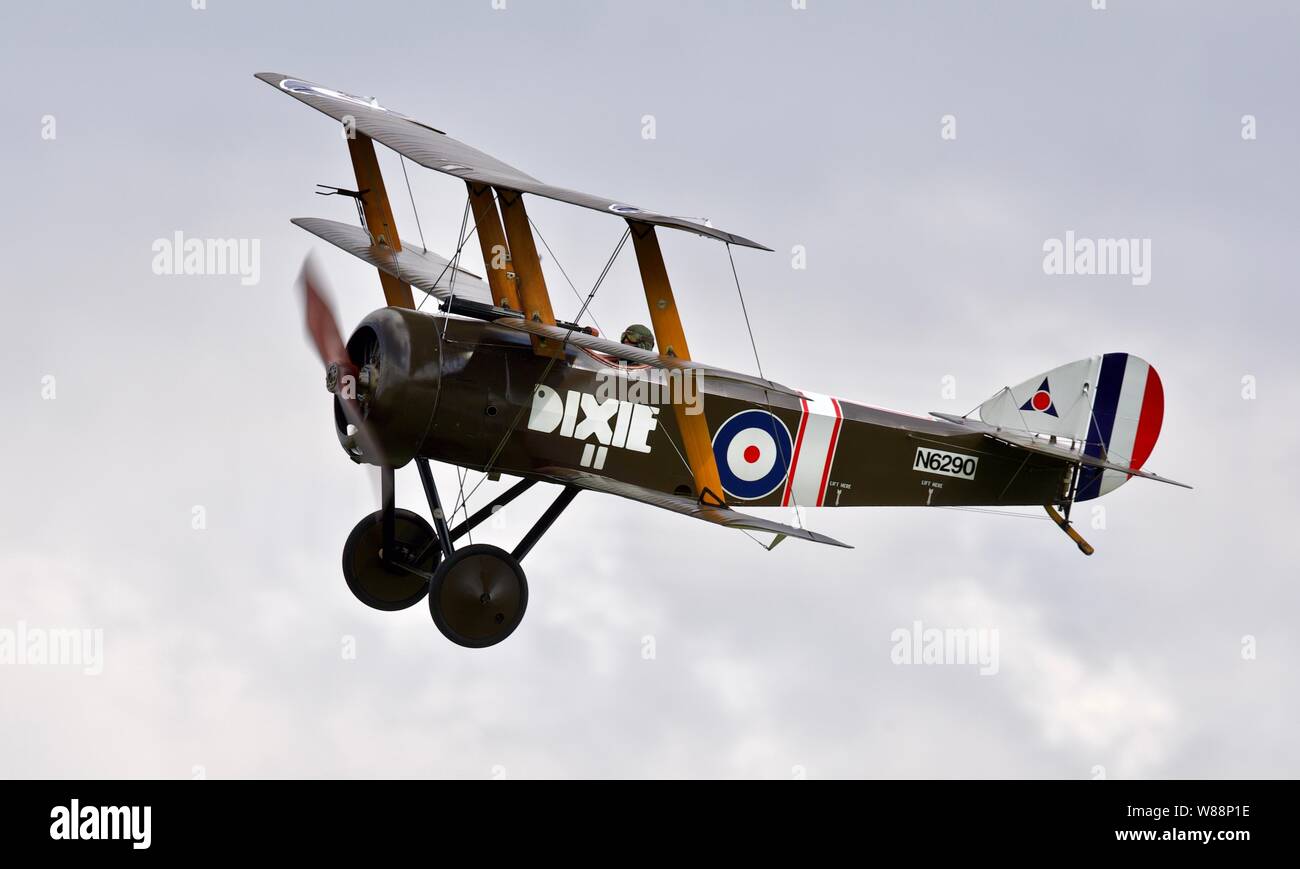 Sopwith Triplane ‘N6290 DIXIE II' airborne at Shuttleworth Military ...