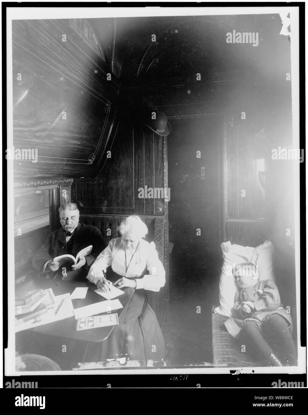Old folks at home hi-res stock photography and images - Alamy
