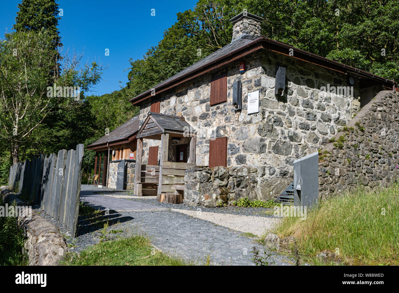 Cafe at the base of Cadair Idris mountain massif (Cader Idris) National ...