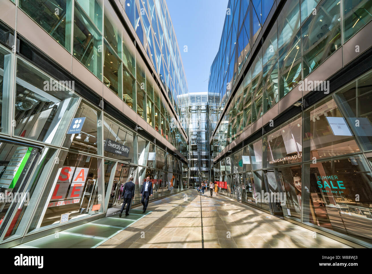 One New Change office and retail complex in the City of London ...