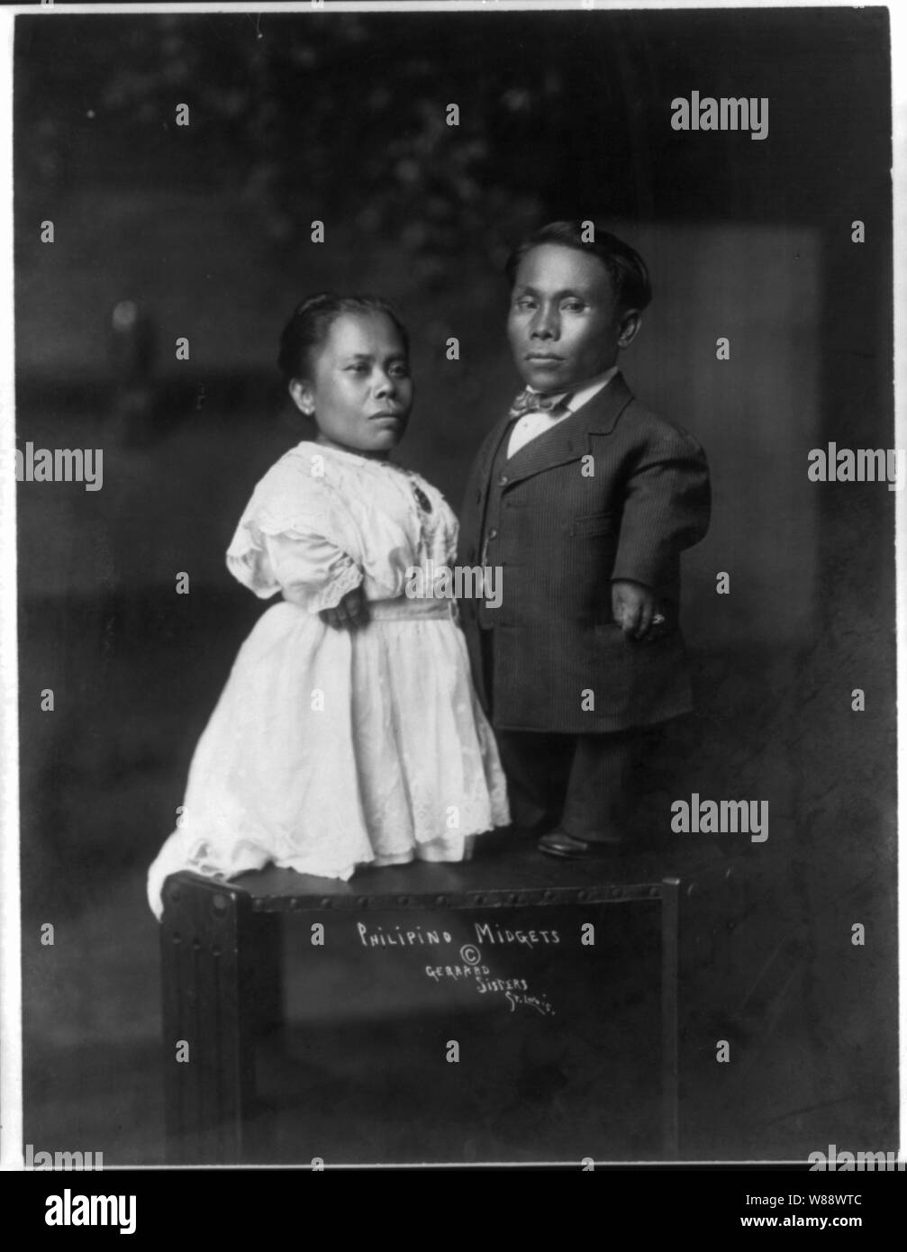 Midgets hi-res stock photography and images - Alamy