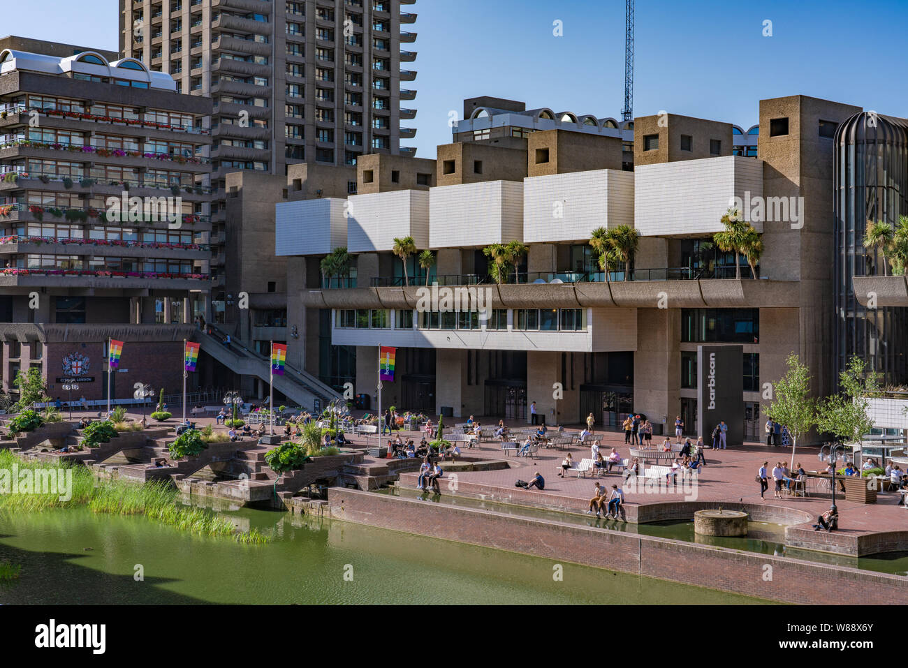 View of the Barbican Centre architecture and riverside area Stock Photo ...