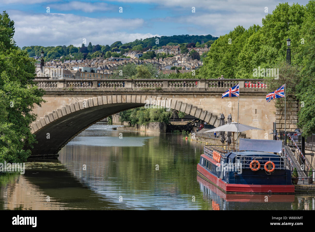 Historic medieval bridge along the River Avon in Bath, England Stock ...