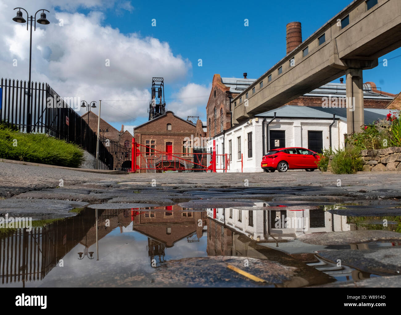 Lady victoria colliery newtongrange hi-res stock photography and images ...