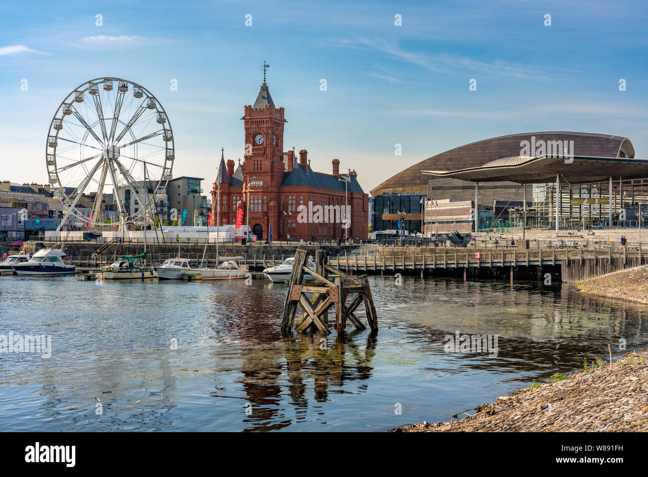 Millenium centre cardiff hi-res stock photography and images - Alamy