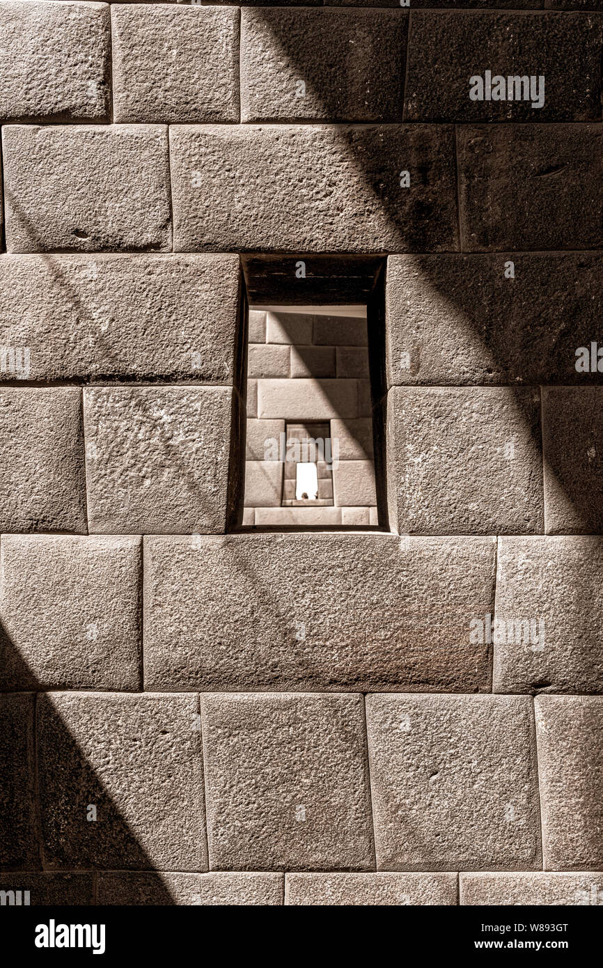 Incas window architecture Stock Photo - Alamy