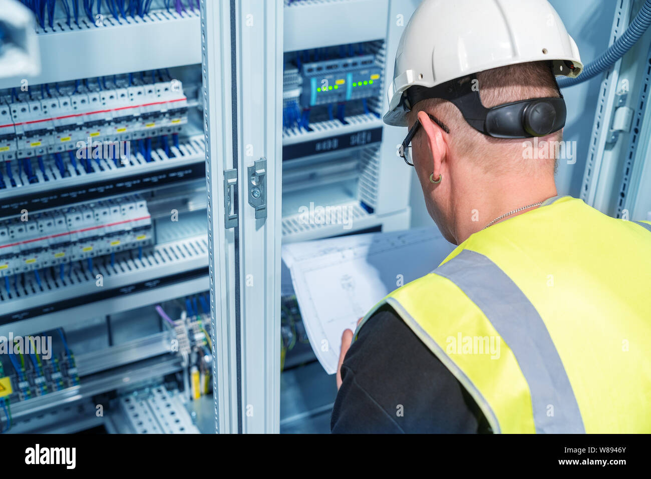 Wiring diagram hi-res stock photography and images - Alamy