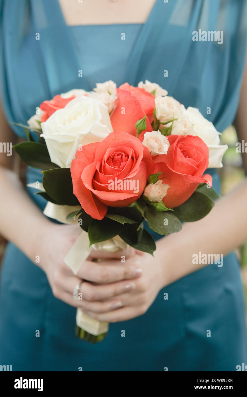 Wedding Bouquet - Orange & White Roses Stock Photo - Alamy