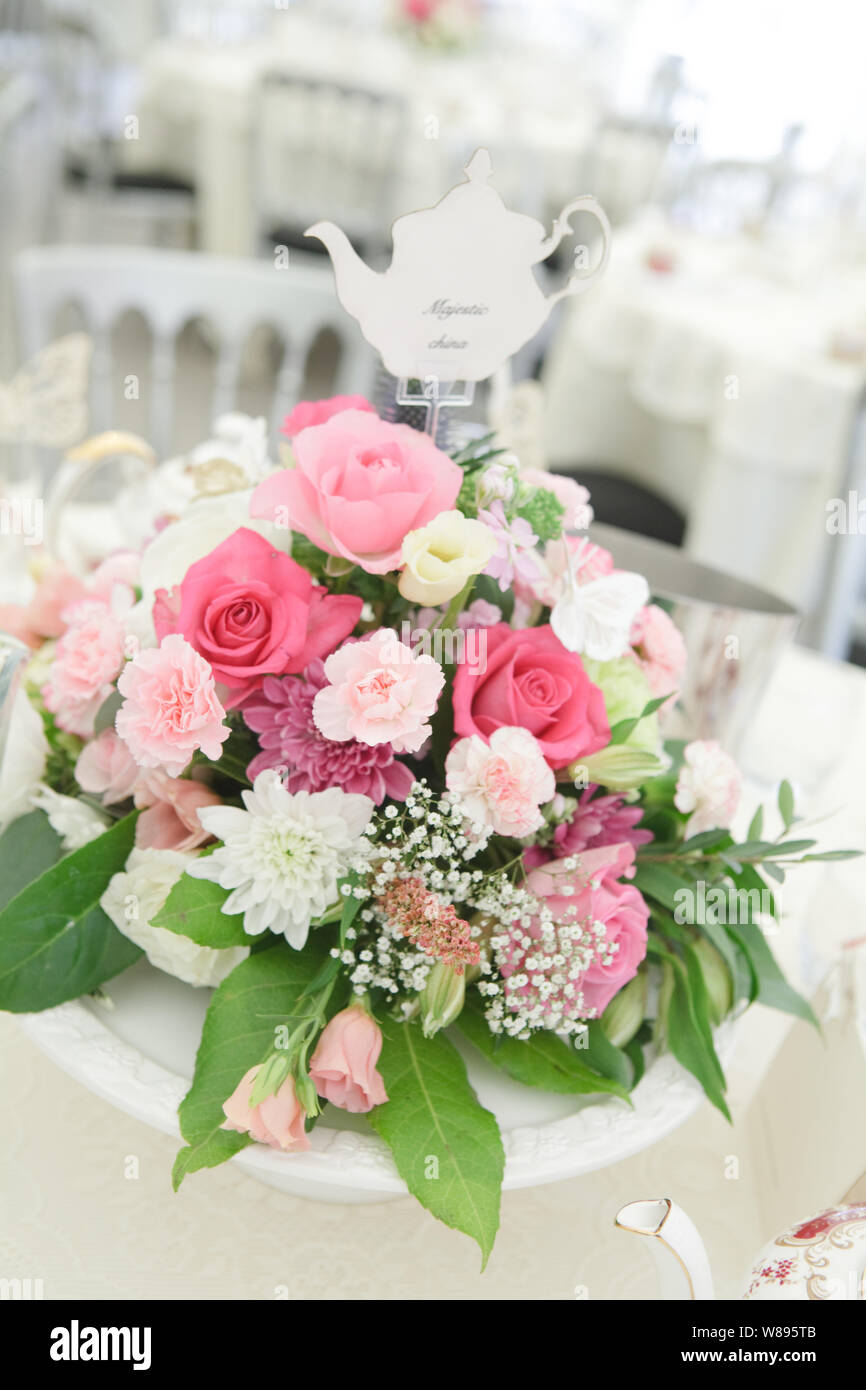 Country Style Wedding Table Decorations Stock Photo - Alamy