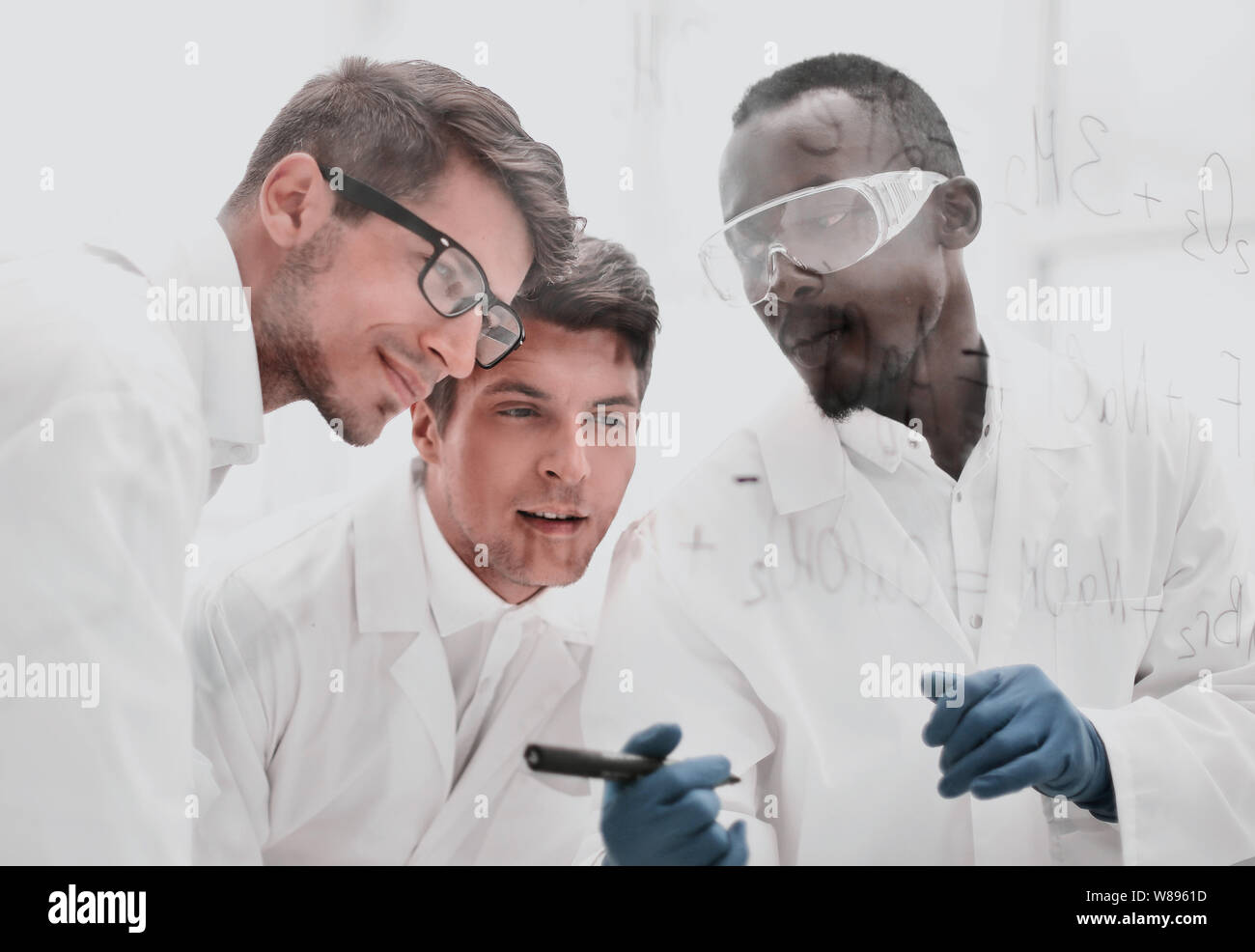 Scientists talking High Resolution Stock Photography and Images - Alamy
