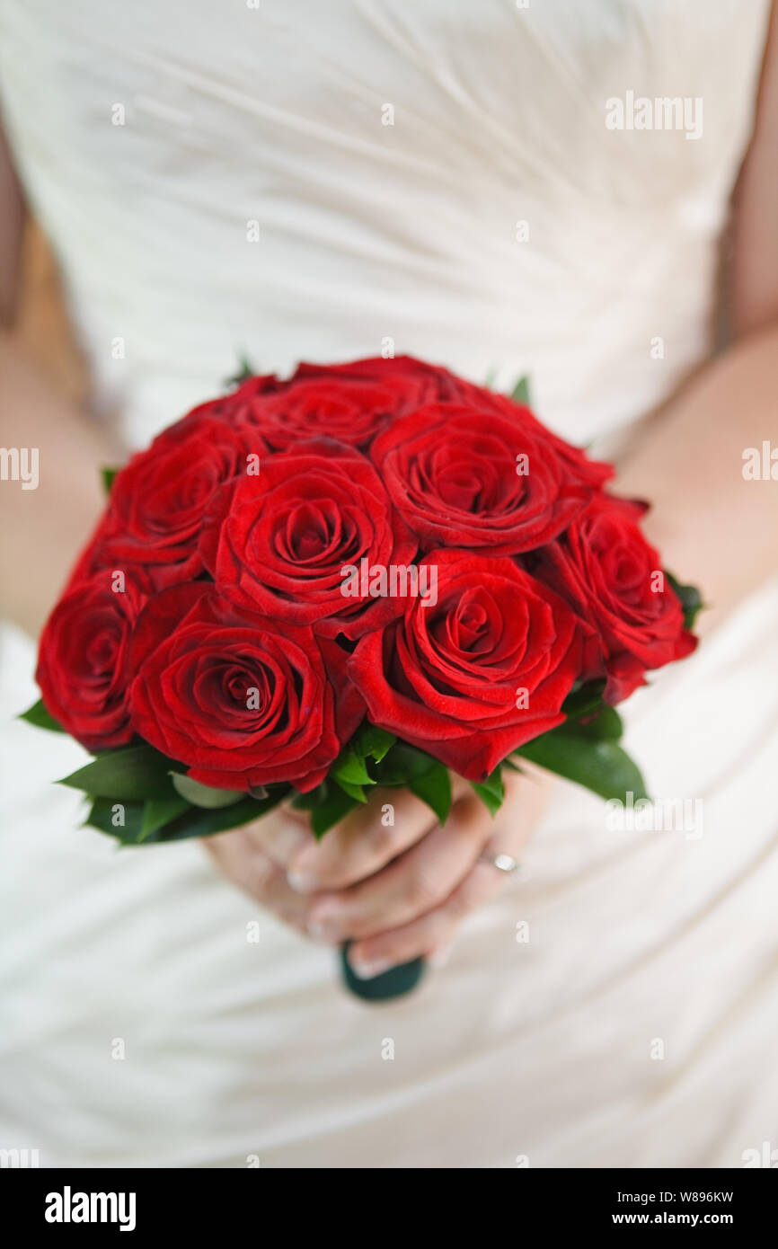 Red Rose Wedding Bouquet Stock Photo - Alamy