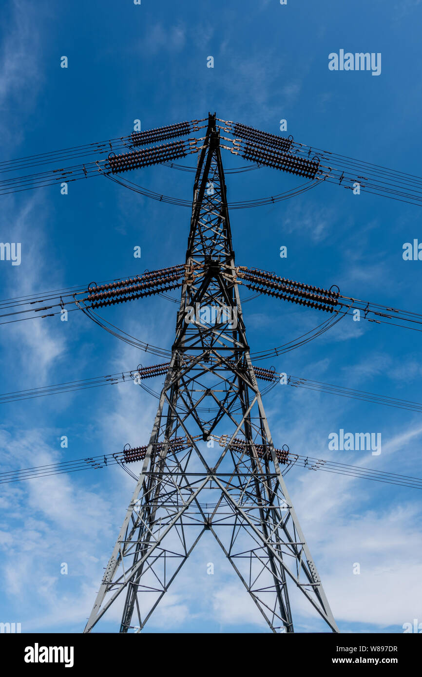 Overhead wire masts hi-res stock photography and images - Alamy