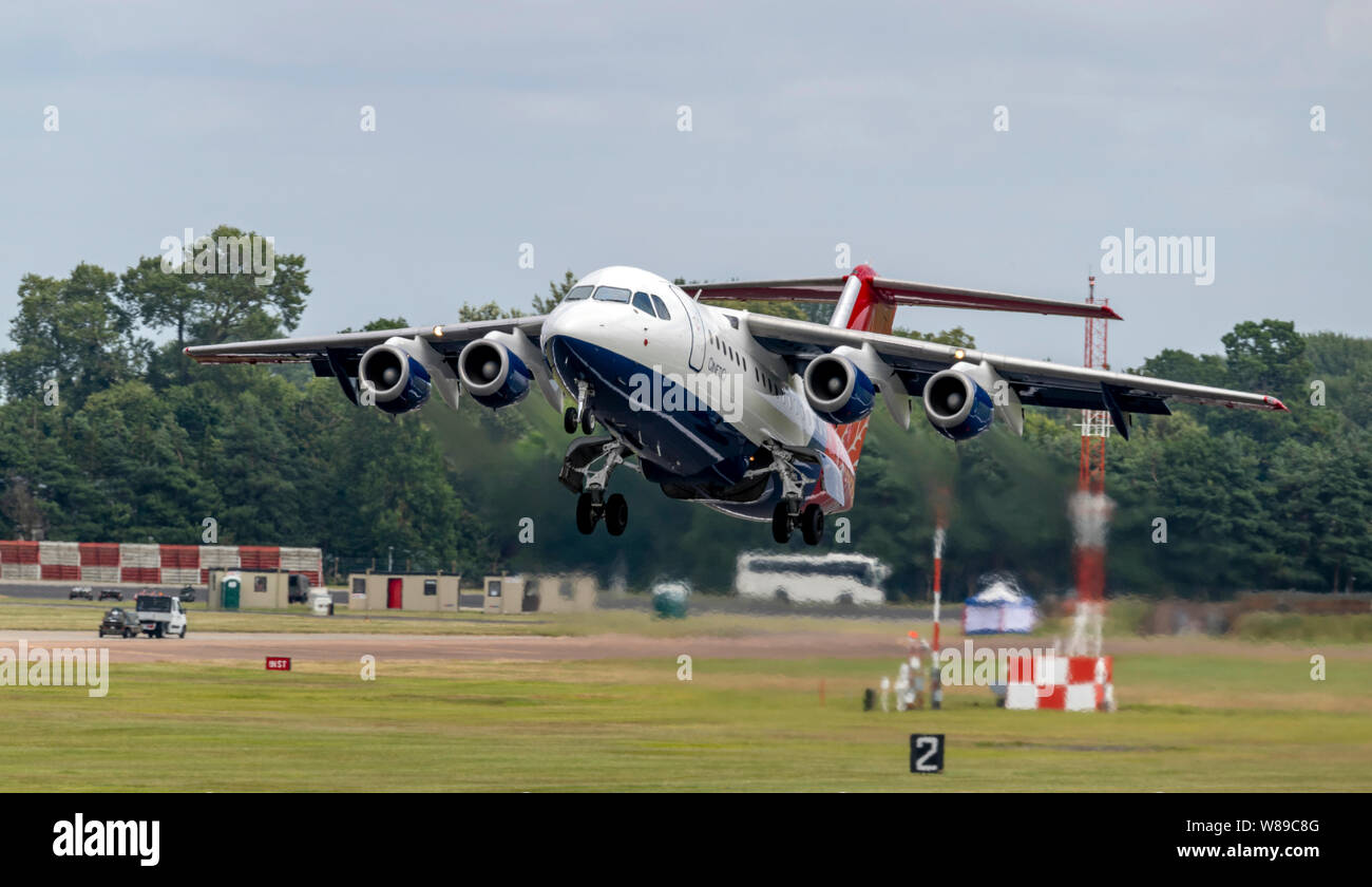 British aerospace avro rj70 hi-res stock photography and images - Alamy