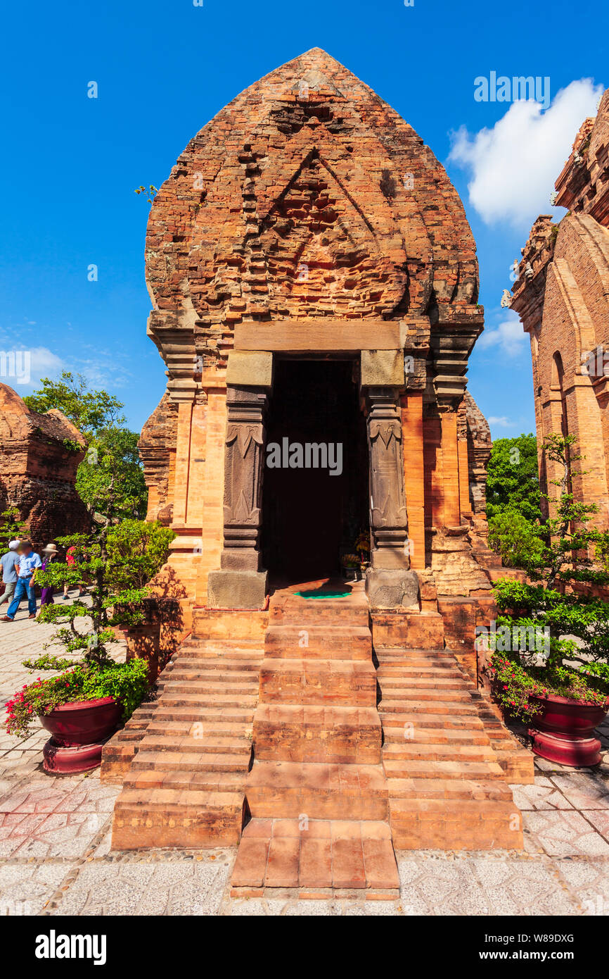 Tháp bà ponagar nha trang hi-res stock photography and images - Alamy